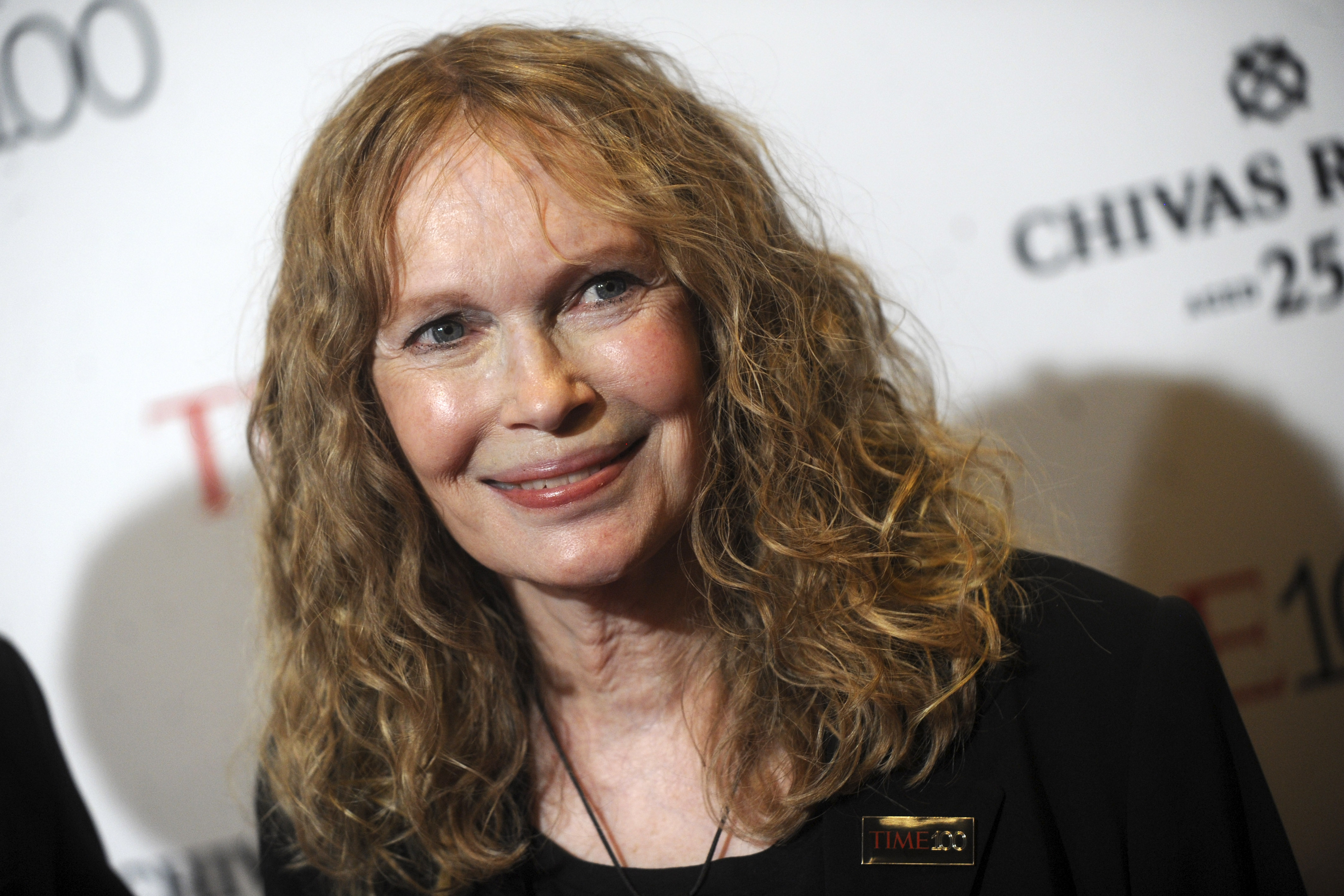 74 éve született Mia Farrow, a legtöbb Woody Allen-film főszereplője ...