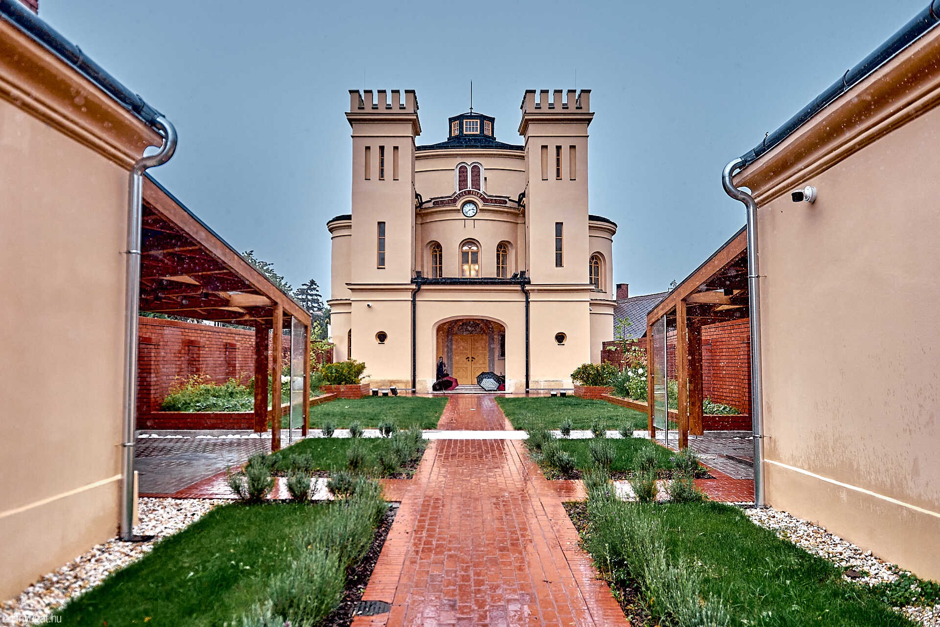 Renovated synagogue in Kőszeg brought to life with sold-out concert ...