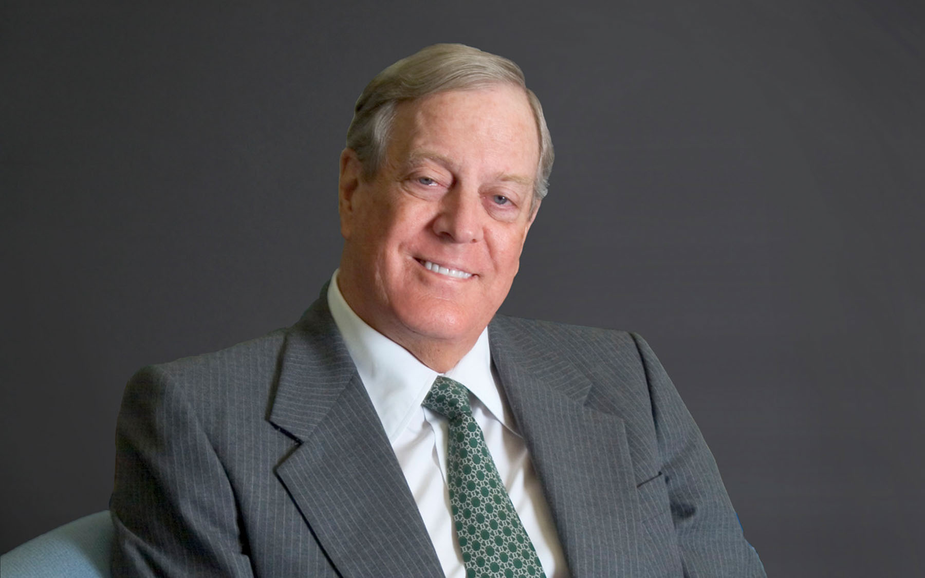 Elhunyt David Koch milliárdos, az amerikai jobboldal egyik legnagyobb ...